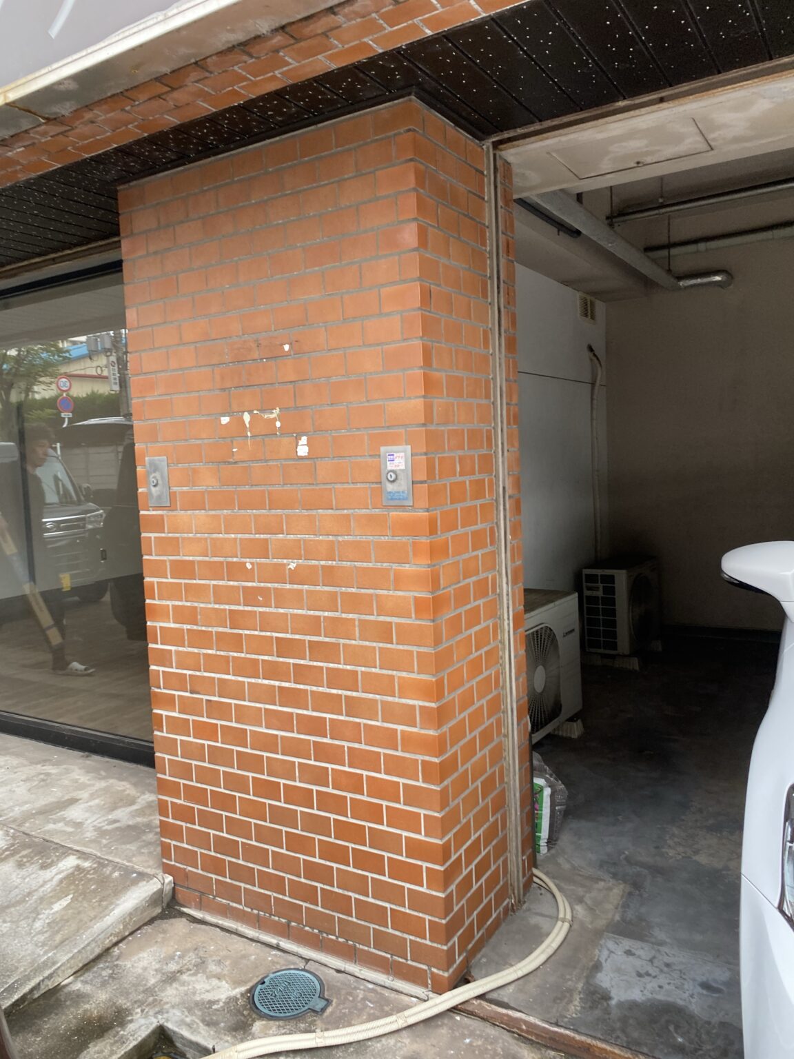 LIXIL:タイル工事 セラヴィオS/CSS-6 壁タイルオンタイル重ね貼り 施工例 ‣ 倉敷技建