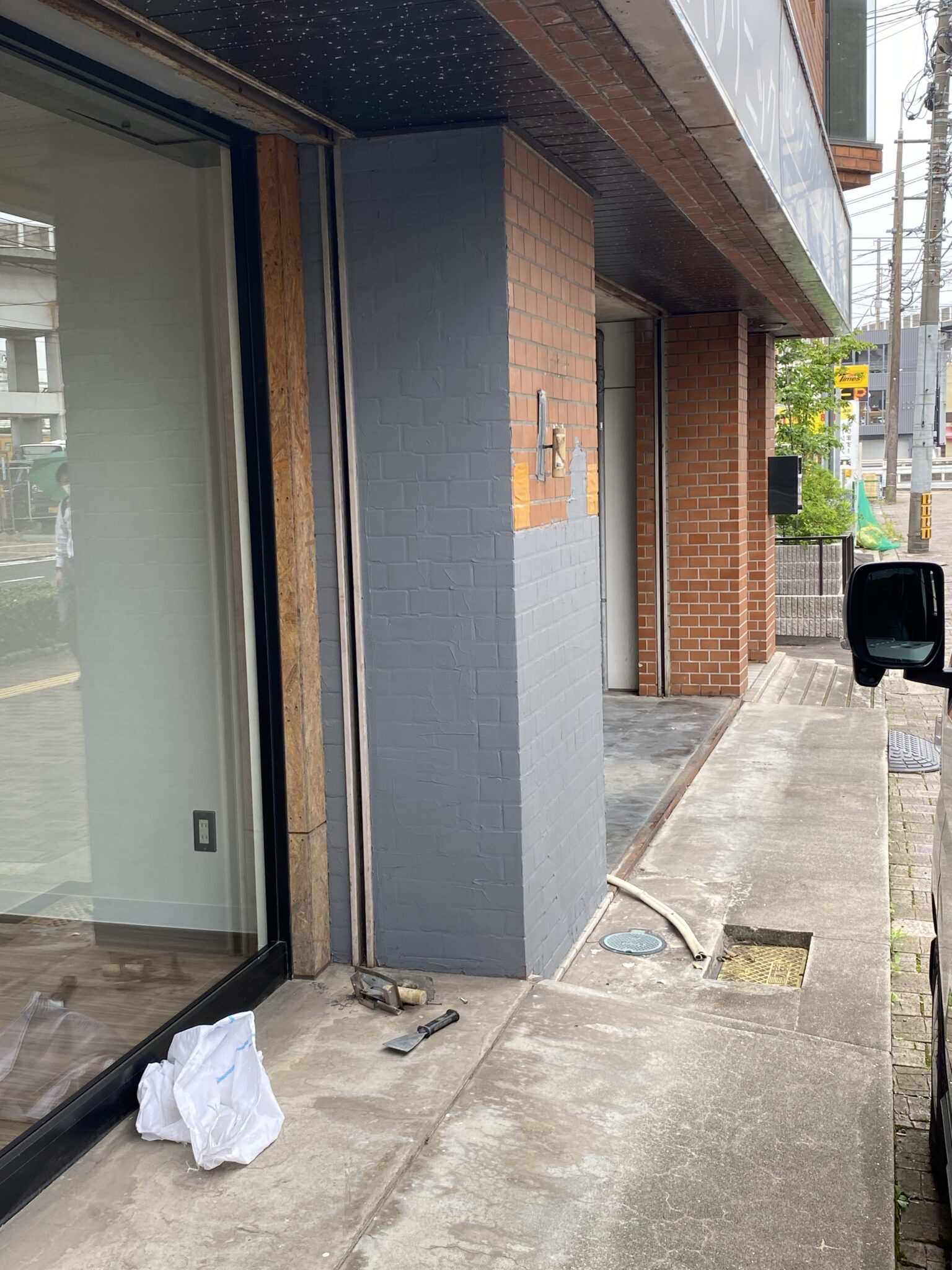 LIXIL:タイル工事 セラヴィオS/CSS-6 壁タイルオンタイル重ね貼り 施工例 ‣ 倉敷技建