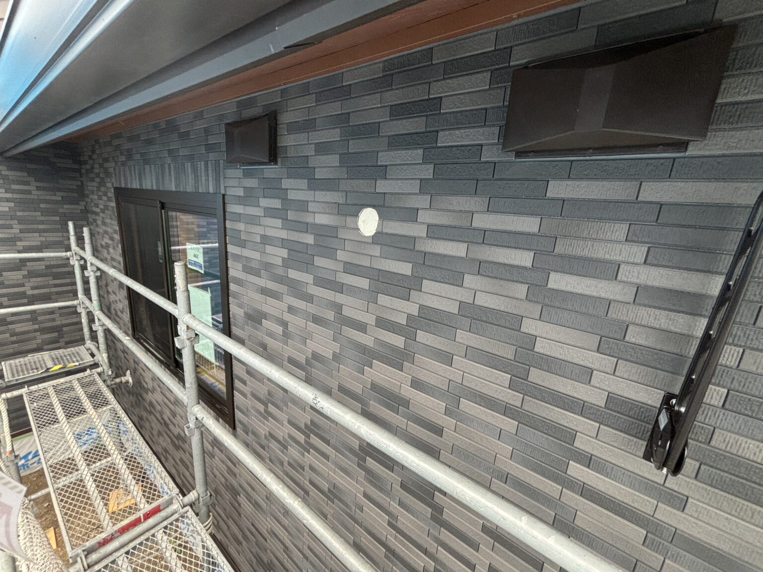 LIXIL：セラヴィオグランA/GRA-S4 外壁タイル 施工例 ‣ 倉敷技建