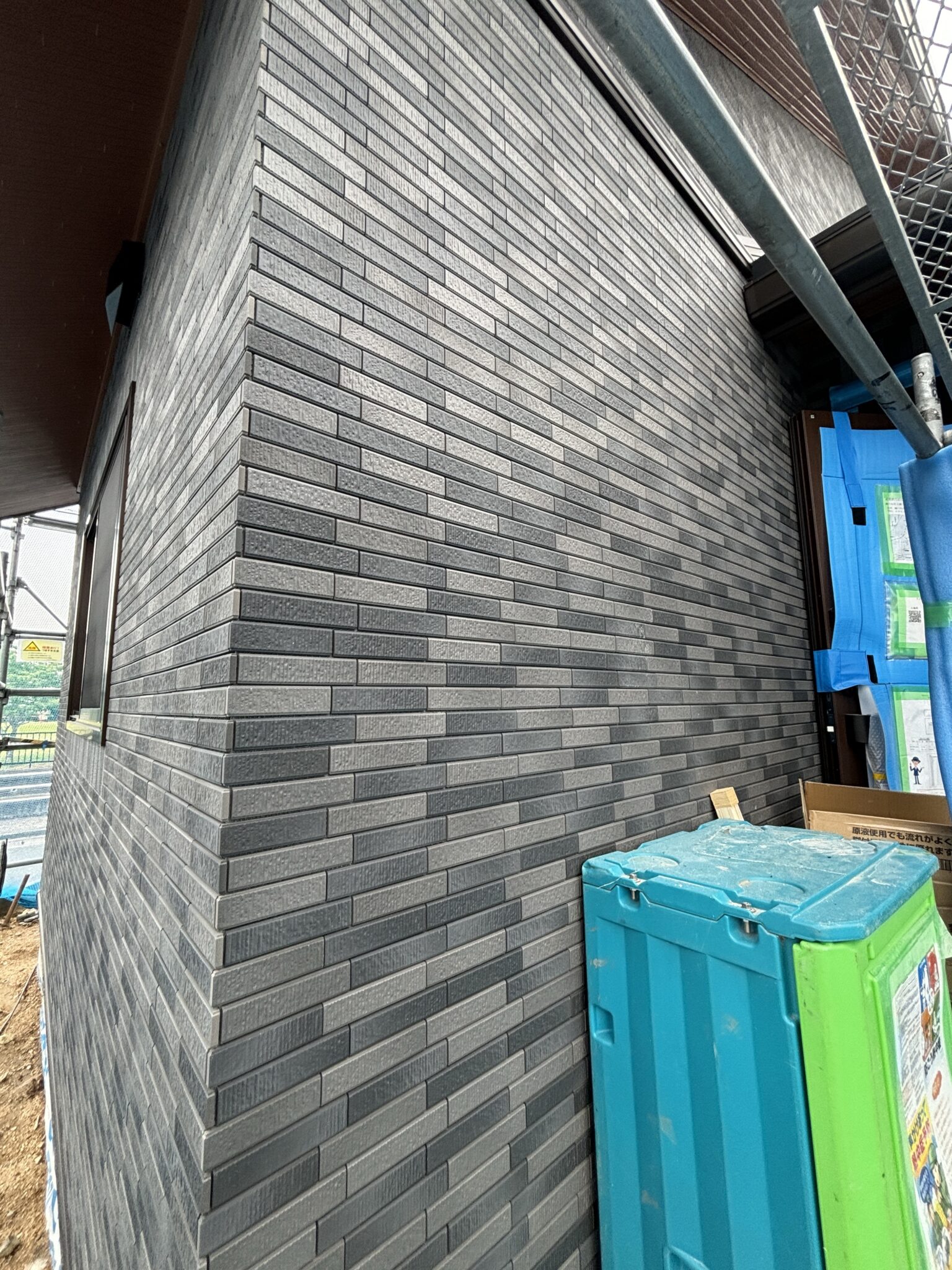 LIXIL：セラヴィオグランA/GRA-S4 外壁タイル 施工例 ‣ 倉敷技建