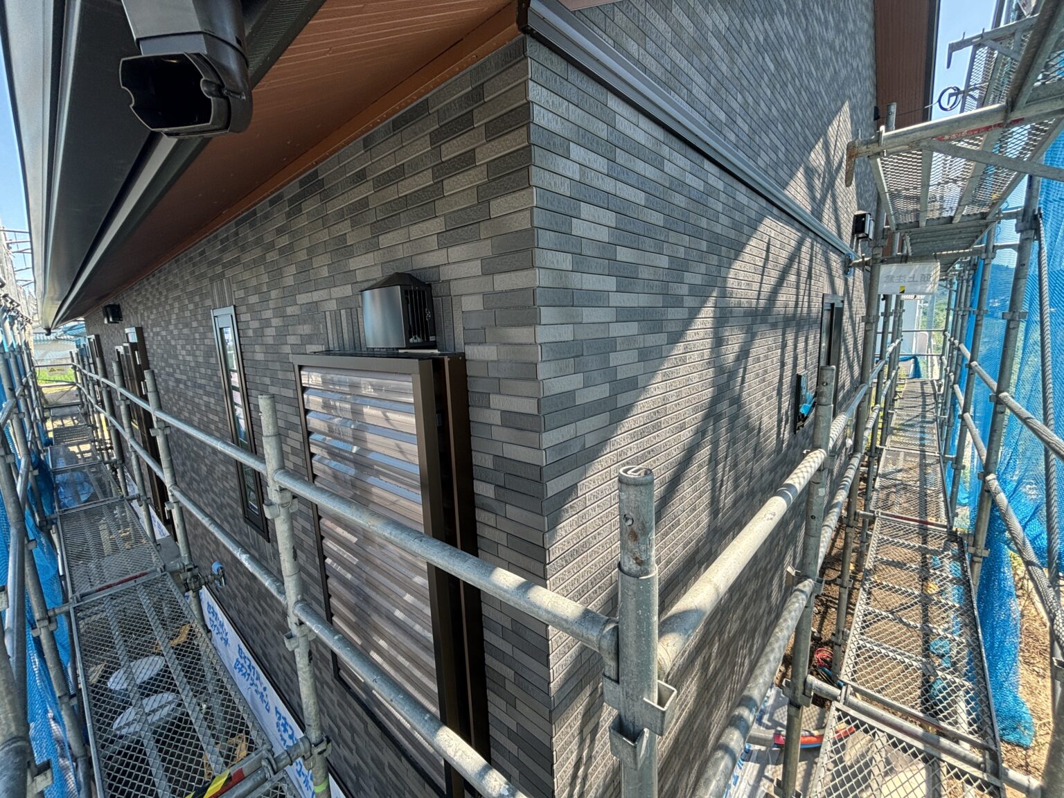 リクシル セラヴィオグランA/GRA-S4 外壁タイル施工例 ‣ 倉敷技建